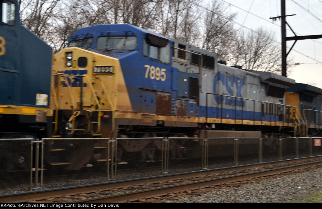 CSX C40-8W 7895 on X792